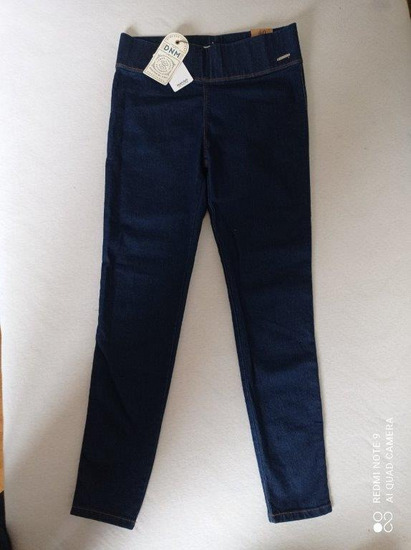 Pantalone farmerke za žane 38 MANGO NOVO