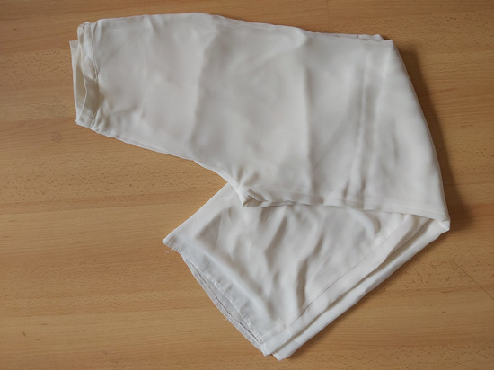 Bele letnje pantalone