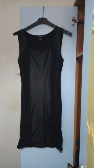 Mala crna haljina Amisu