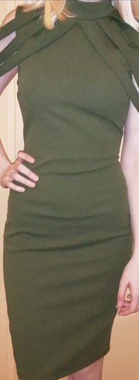 Zelena haljina, nenosena