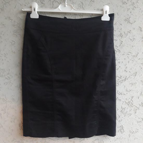 H&M crna suknja (high waist)