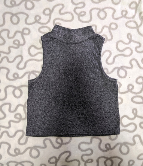 H&M kratka siva majica bez rukava