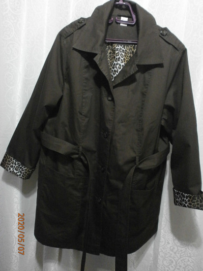 NOVA duža lagana pamučna braon jaknica 52-54