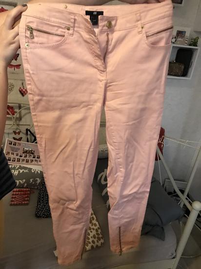 Bejbi roze pantalone