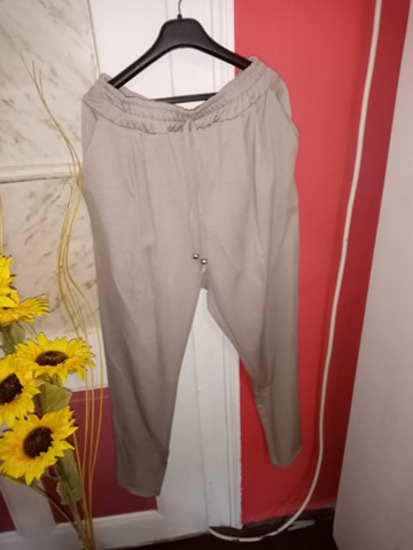 Pantalone krem boje