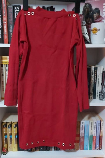 Crvena mini haljina dugih rukava