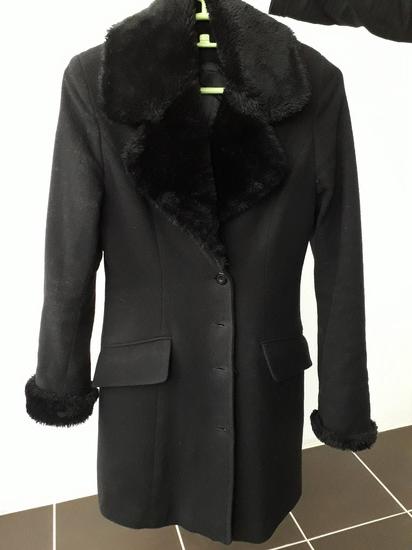 Crni zimski kaput