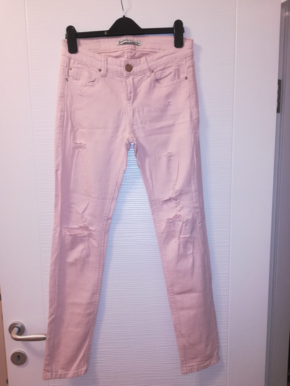 Bershka iscepane roze pantalone