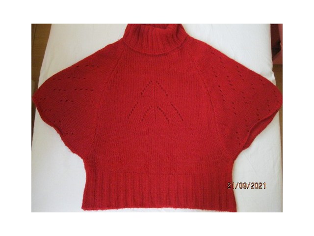 Crveni džemper-rolka, made in Italy
