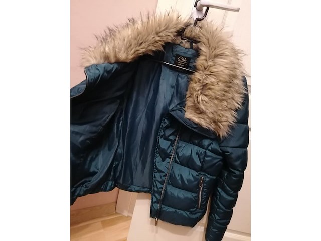 C&;;A ekstra kvalitetna jakna za jesen i blazu zimu br.40