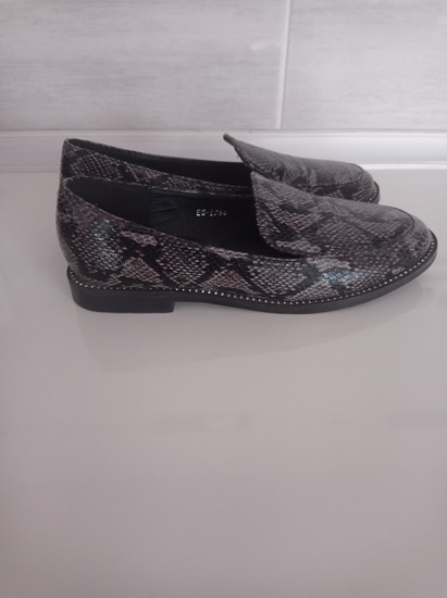 Nove espadrile