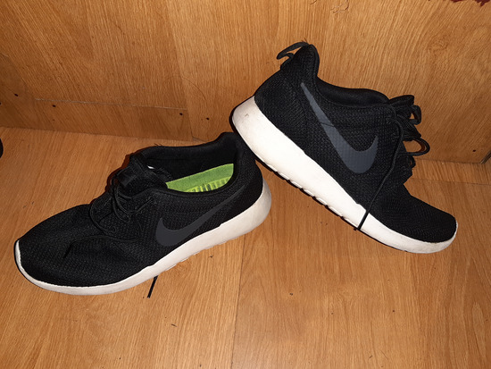 Original NIKE roshe run patike br. 41