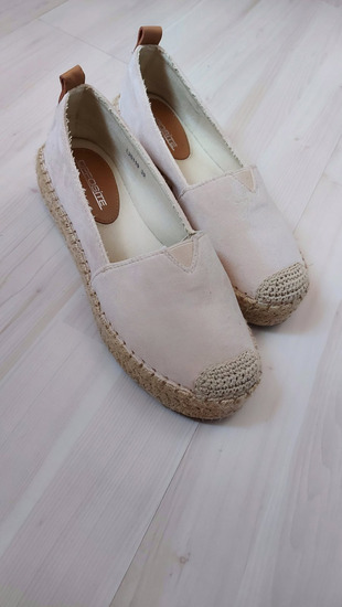 Nove Opposite espadrile br 39