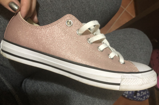 Starke Converse Pink