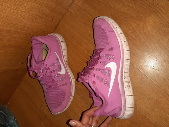 Original NIKE patike br. 42