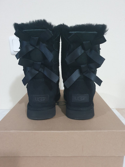 Ugg cizme broj 36