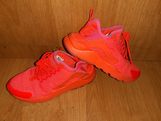 Original NIKE HUARACHE br. 36 - kao nove