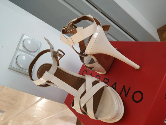 Sandale