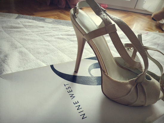 Nine West sandale