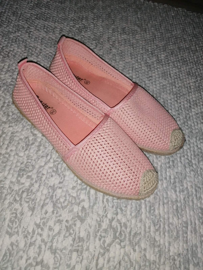 Nove espadrile