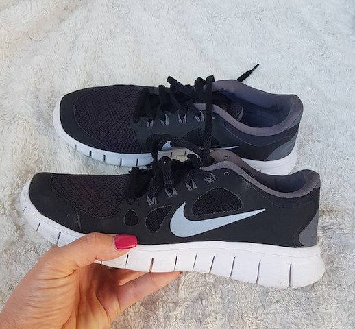 Original NIKE crne patike br. 40 - kao nove