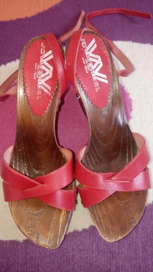 Crvene kožne sandale