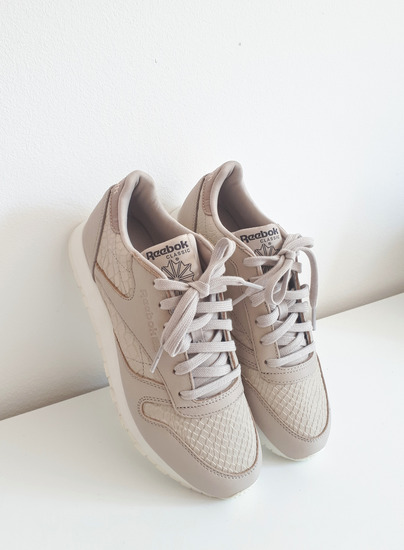 / SNIZENO - sa 4750 / Reebok Classic patike