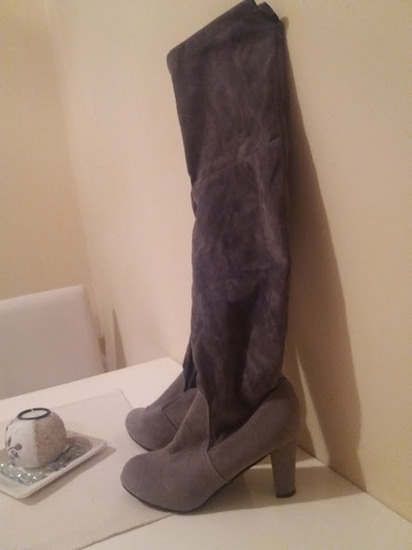 nove sive cizme br 39
