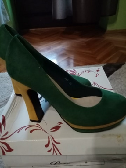 Prelepe zelene cipele na platformu nove