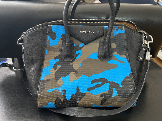 Givenchy tasna