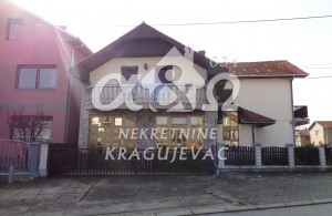 Dve kuće u Stanovu 250m2 + 100m2 na 3,5a placa