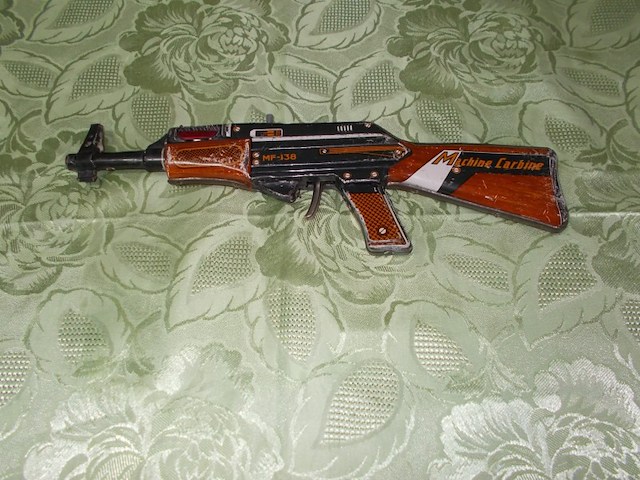 Machine Carbine MF-138 - stara kineska limena puska