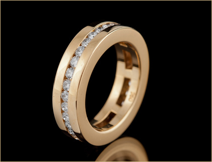 Ženska burma (eternity ring)