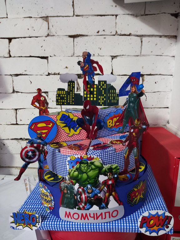 Kartonska torta Super heroji