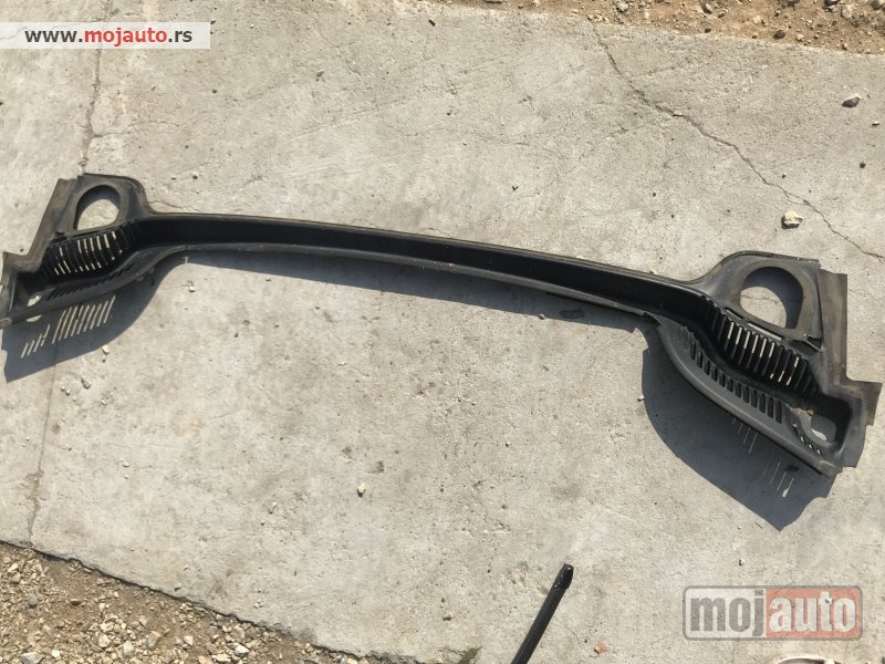 Plastika ispod soferke peugeot 407