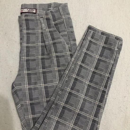 Karirane pantalone