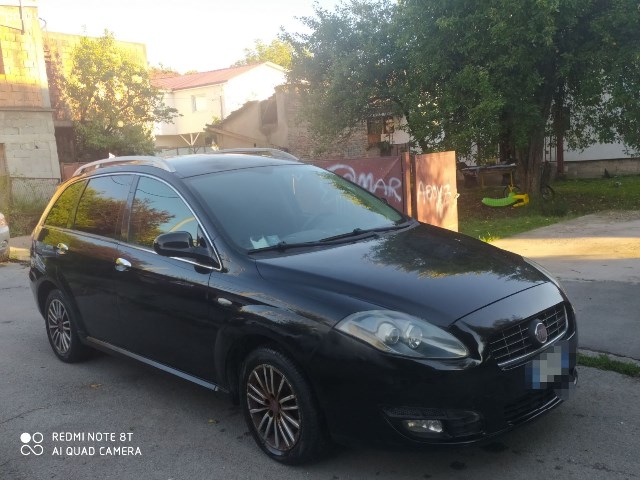 Fiat Croma ristajling desno krilo kod boje VR 819