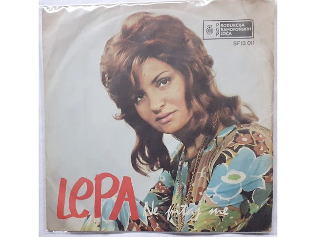 LEPA  LUKIC  -  NE  PITAJ  ME