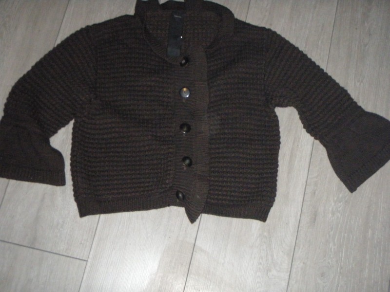 PREDIVAN ITALIJANSKI DZEMPER VEL 38--40 IZUZETANMODEL