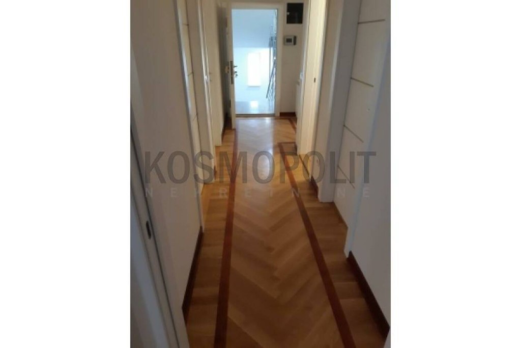 Savski venac, Lisičji potok, Omladinska , 4.0, 98m2, 245000 EUR