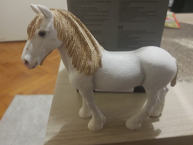 Schleich konj