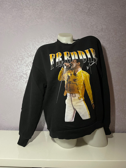Bershka Duks Freddie Marcury