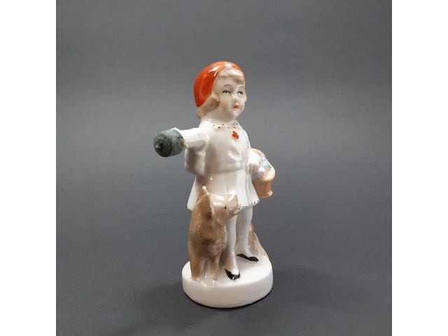 Crvenkapa i vuk porcelan figura kuhinjski sat