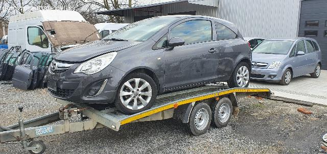 Opel Corsa D 1.2 Restajling A12xer POLOVNI DELOVI