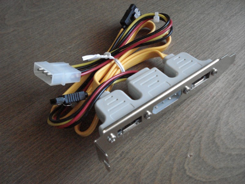 MOLEX, 2x SATA - MOLEX (POWER), 2x E-SATA