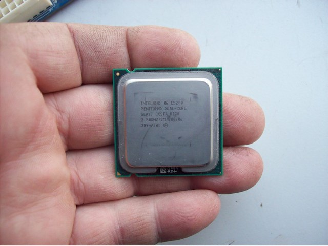 Intel Pentium E5200 2 x 2.5 Ghz /2mb/800Mhz - 775
