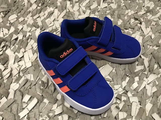 Adidas patike br.23