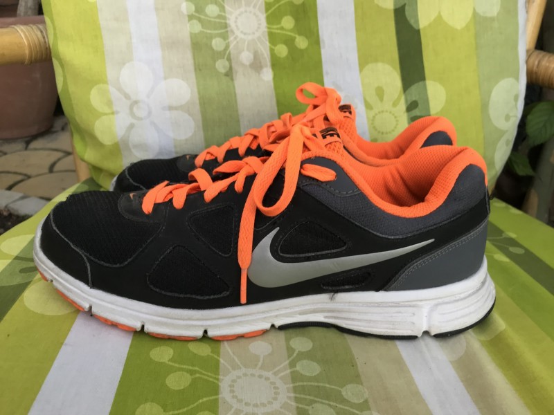 Original NIKE Revolution patike br44