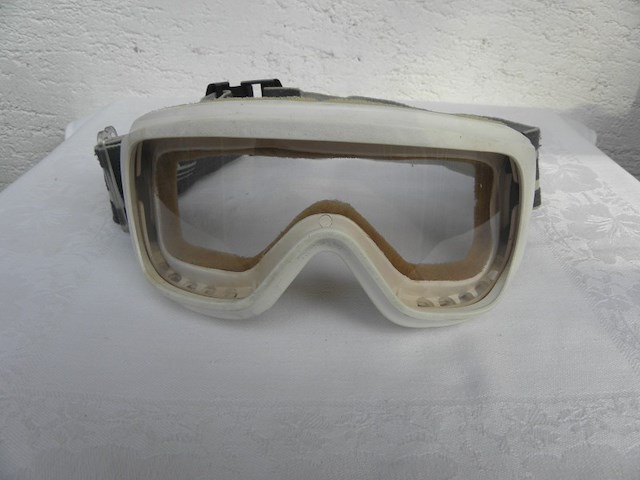 Ski naočare Carrera bele, staklo nije original, lastiš