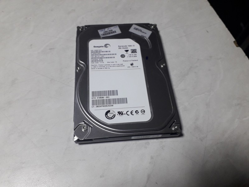 hard disk seagate 250gb sataII ispravan ima losih sekt